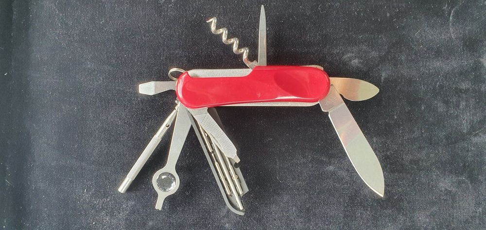 TASCHENMESSER UHRENMESSER WENGER BERGEON (Gebraucht) in Allschwil für ...