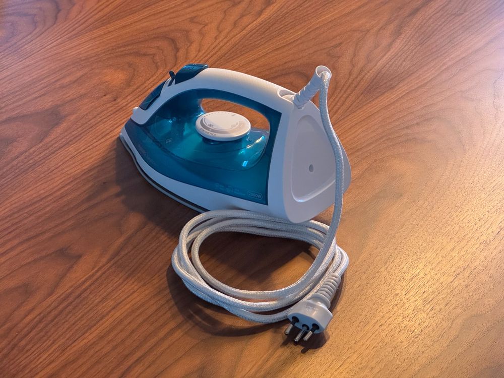 Philips EasySpeed Bügeleisen (2000W, 100g Dampfboost) (Gebraucht) in ...