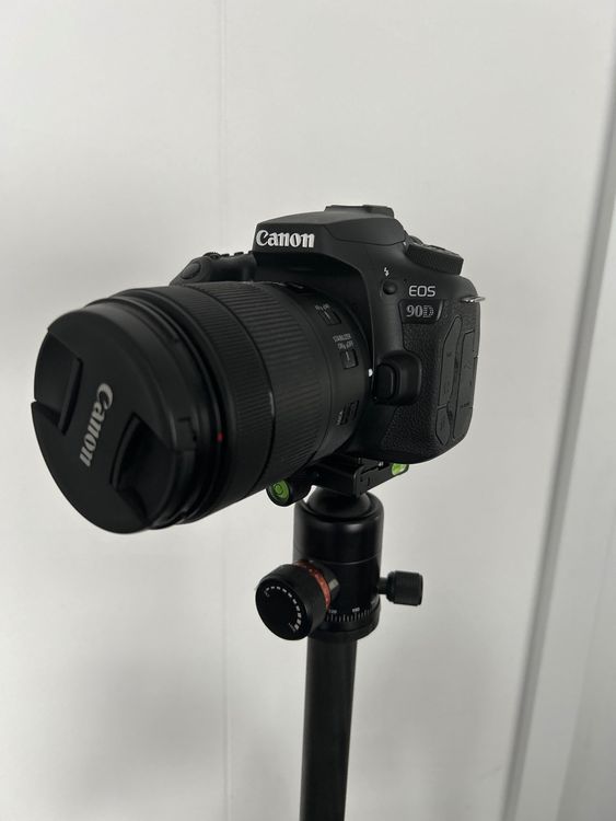 Neuwertige Canon EOS 90D mit Carbonstativ (Neu (gemäss Beschreibung ...