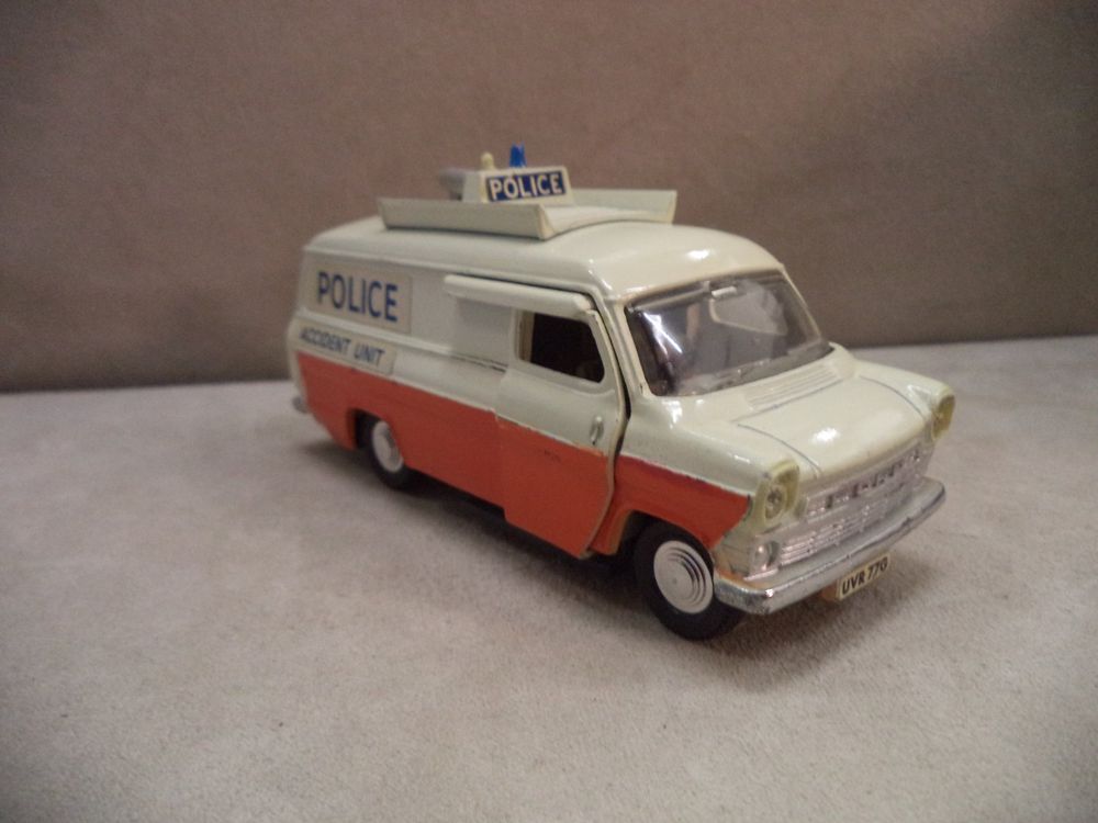 Dinky Toys Ford Transit Van Police 1/43 (Gebraucht) in Rieden AG für ...
