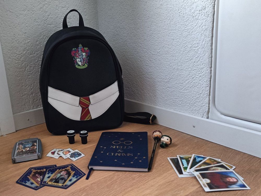 Harry Potter Set: Rucksack mit Heft und vielen Fanartikeln (Gebraucht ...