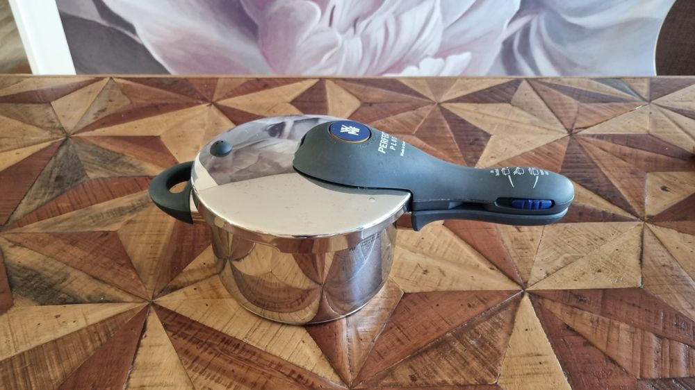 Schnellkochtopf Perfect Plus mit Einsatz, 6l (Gebraucht) in Zürich für CHF 33 – mit Lieferung ...