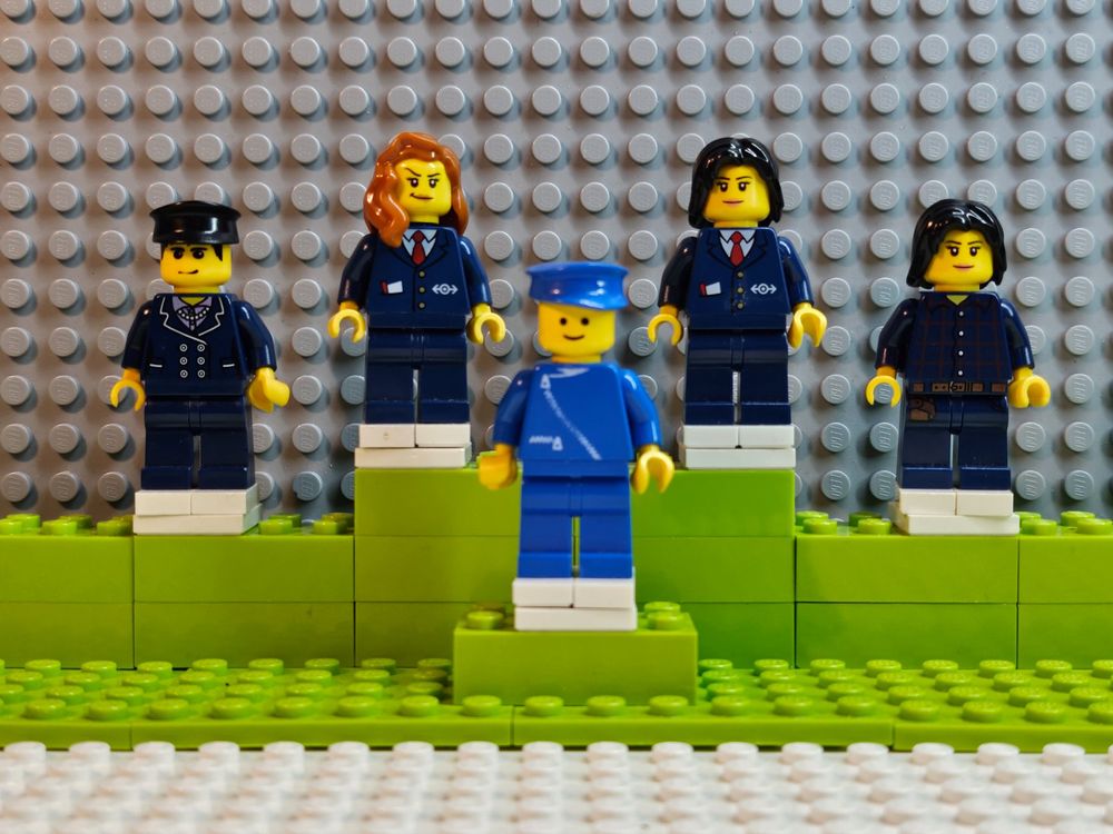 5 Lego-Minifiguren, Original oder viel Eigenkreation (Gebraucht) in ...