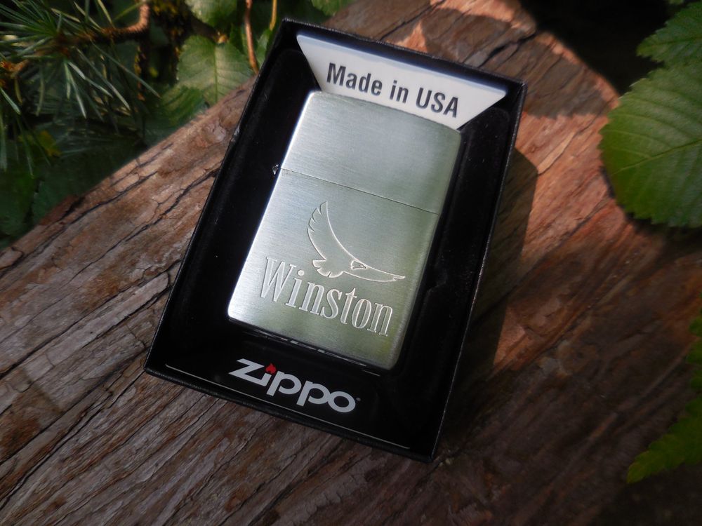 ZIPPO (WINSTON) NEUF AVEC UNE BOITE, 2000 (Neuf (Voir description)) à ...