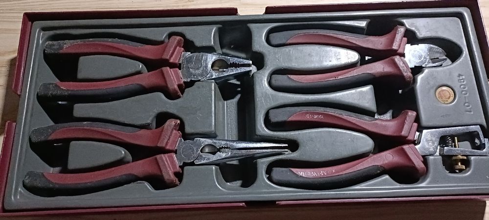 Zangen Set (Gebraucht) in Eschlikon TG für CHF 12 – nur Abholung auf ...