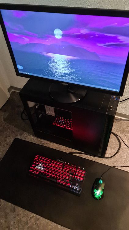 Gaming PC Komplett Set /PC, Monitor, Maus, Tastatur, Mauspad (Gebraucht ...