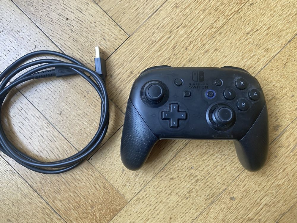 Nintendo Switch Pro Controller (Gebraucht) in Bern für CHF 27 – mit ...