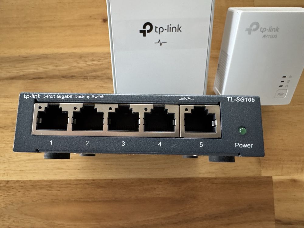 TP-Link Switch, AV1000 Powerline Adapter Set (Gebraucht) in Spiez für ...