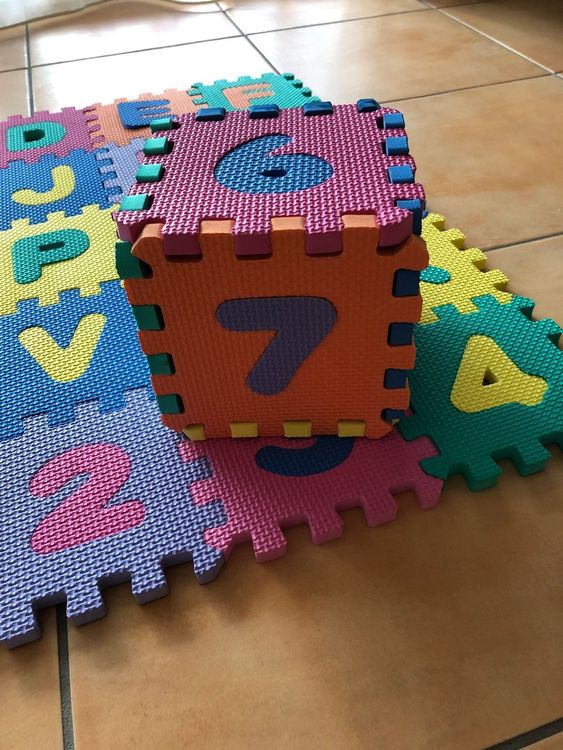 Spielmatte / Puzzlematte / ABC+Zahlen / 36-teilig | Kaufen auf Ricardo