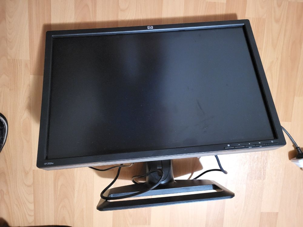 24 Zoll / 61.5cm Bildschirm (Gebraucht) in Zürich für CHF 20 – nur ...