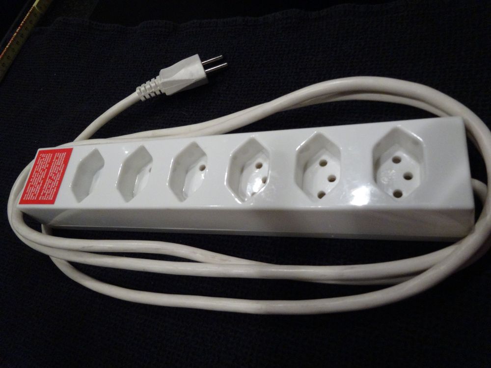 Steckleiste weiss 6 Eingänge 2 Meter Lang (Neu (gemäss Beschreibung ...