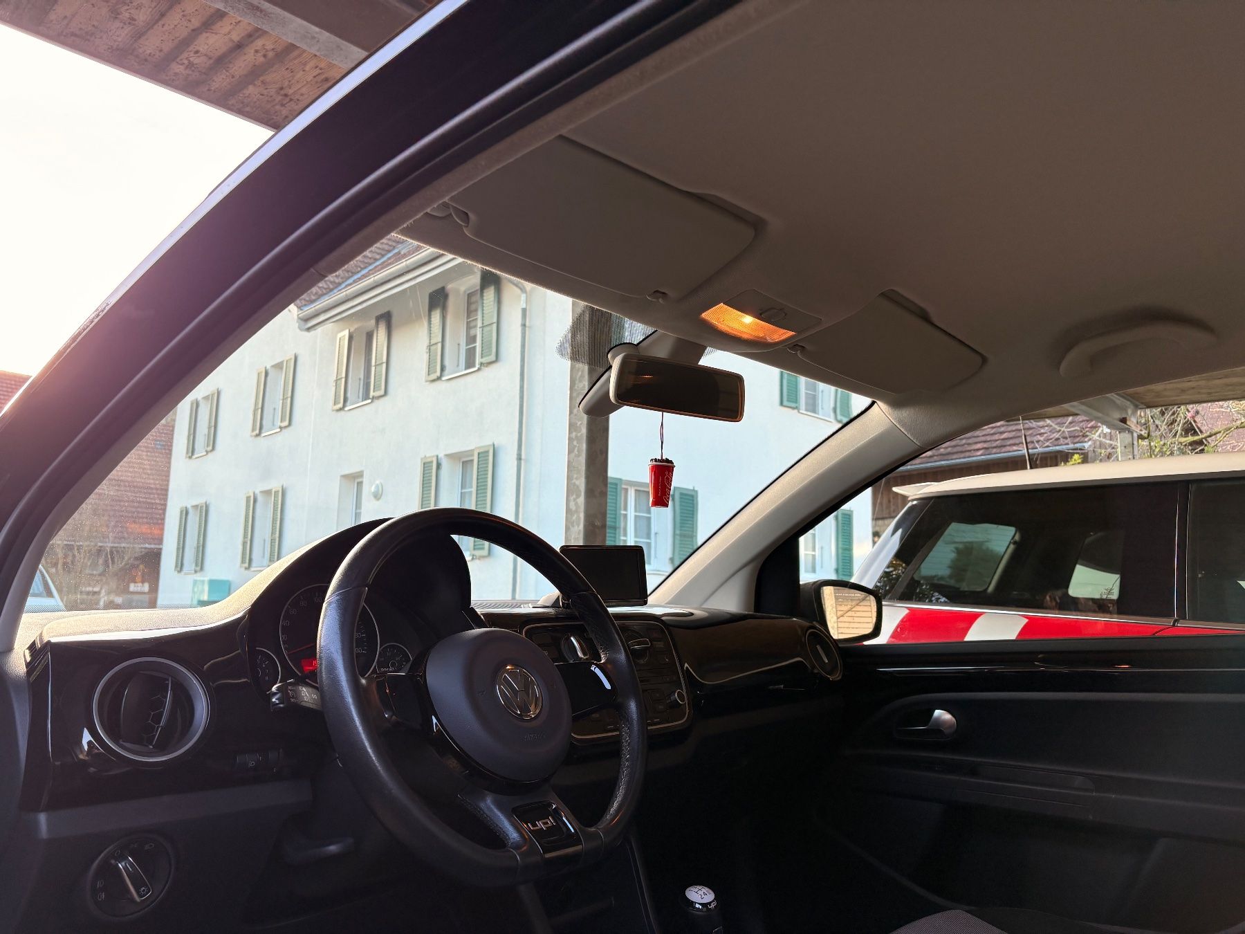 VW Up! Black edition frisch ab MFK & Service & 8fach bereift (Gebraucht ...