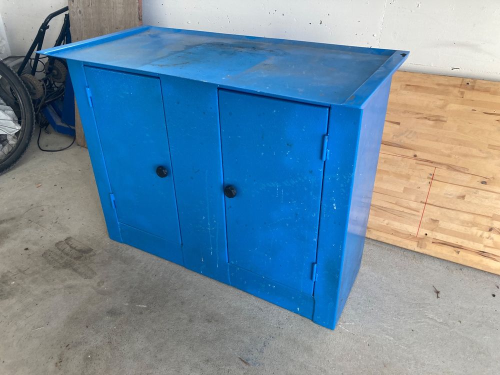 Maschinenschrank/Untergestell mit Spänewanne (Gebraucht) in Oberdorf NW für CHF 50 – nur ...