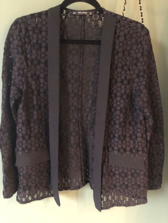Blazer smocking en dentelle noir Zara M (Gebraucht) in Villars-sur-Glâne für CHF 12 – mit ...