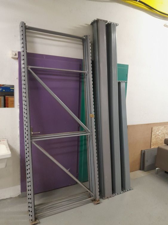 PALETTENREGAL MIT 3 STÜTZEN UND 12 TRÄGER LÄNGE 4.7M H 2.5M (Gebraucht ...