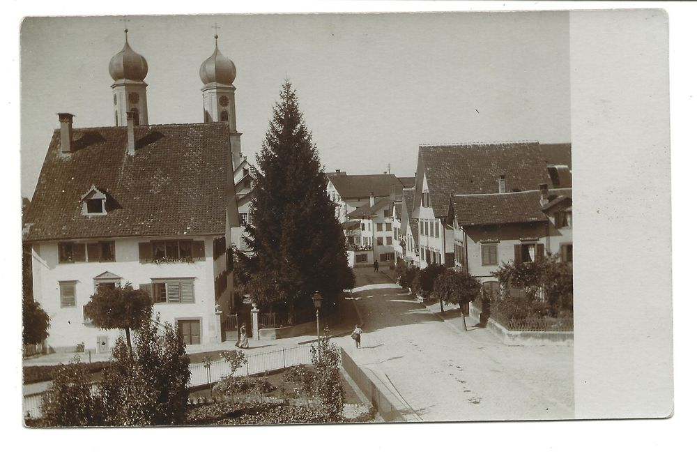 Lachen (SZ) Dorfzentrum mit Kirche - echte Foto-AK - um 1900 (Gebraucht) in Engelburg für CHF 19 ...