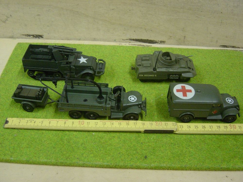 4 x US Army WWII von Solido / Dodge WC Halftrack Combat Car (Gebraucht ...