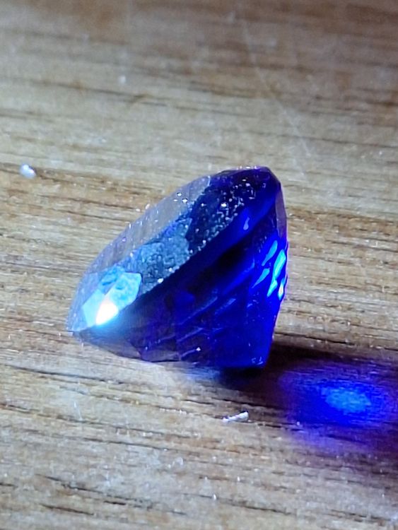 Dunkelblauer Saphir Ceylon (Sri Lanka) ca. 9.90ct. ct. (Neu (gemäss ...