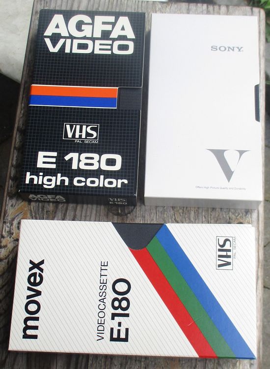 4 x VHS Video Kassetten , 180 minuten, div Marken (Gebraucht) in Oeschgen für CHF 3 – mit ...