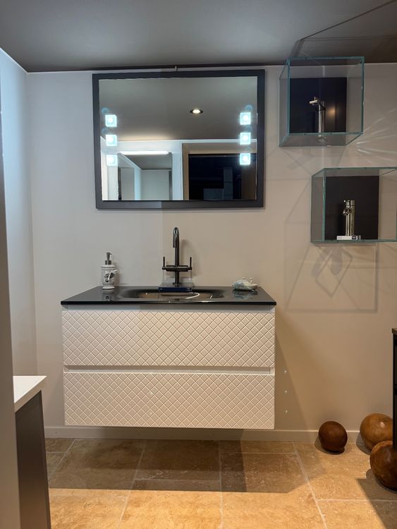 Elegantes B Collection Badmobel Bild