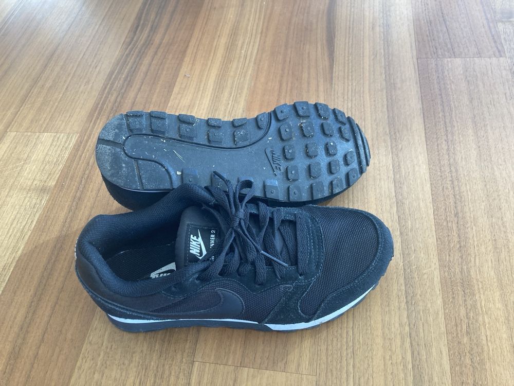 Nike Sneakers Damen Gr.38 MD Runner 2 (Gebraucht) in Rüti ZH für CHF 29 – mit Lieferung auf ...