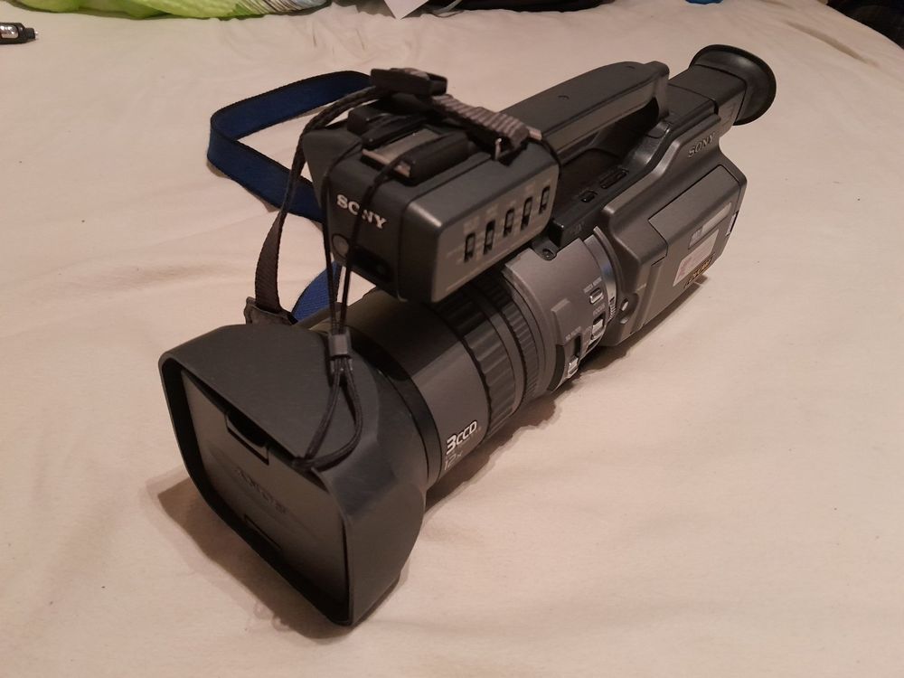 Sony DSR-PD150P Camcorder (Gebraucht) in Thun für CHF 64 – mit ...