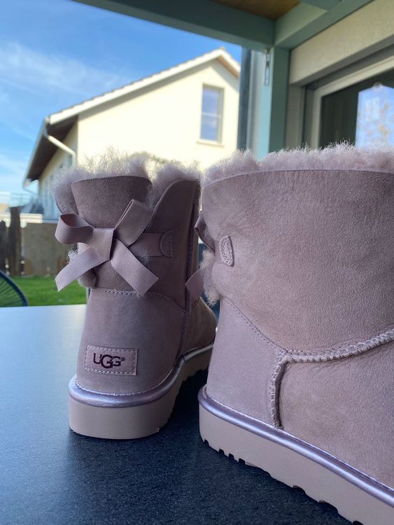 UGG rosa (Neu und originalverpackt) in Frauenfeld für CHF 159 – mit ...