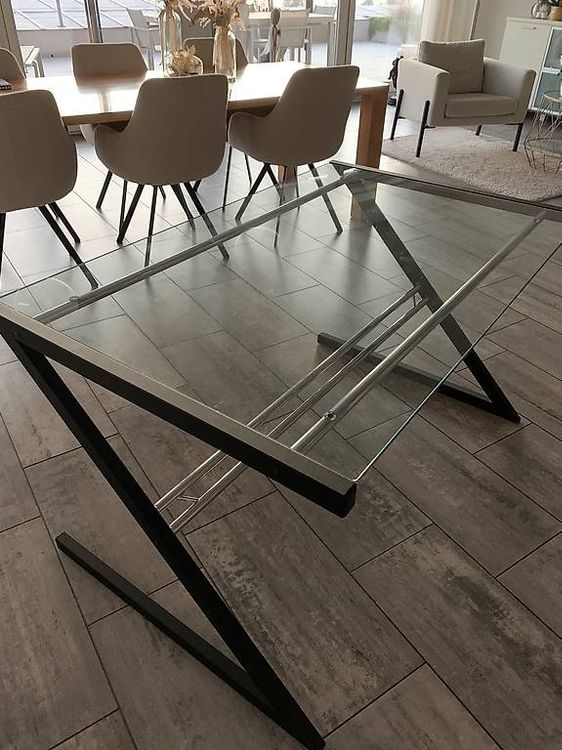 Schreibtisch aus Eisen/Glas (Gebraucht) in Sempach für CHF 15 – nur ...