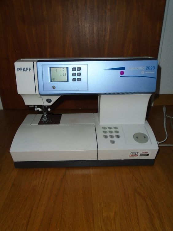 Nähmaschine PFAFF Tiptronic 2020 (Defekt) in Pfeffingen für CHF 26 ...