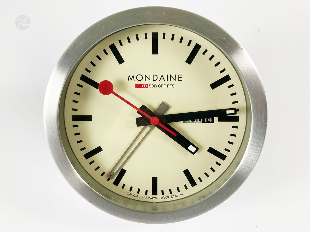 Mondaine SBB Bahnhofsuhr Tischuhr Wecker mit Datum Wanduhr | Kaufen auf ...