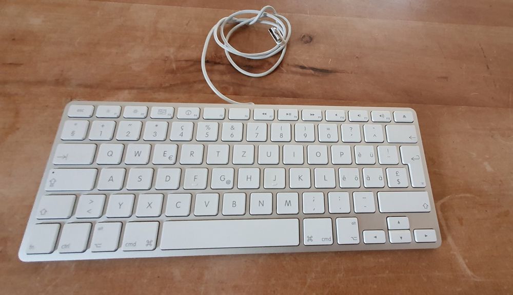 Apple Mac USB Keyboard/Tastatur CH Schweiz A1242 (Gebraucht) in für CHF 13 – mit Lieferung auf ...