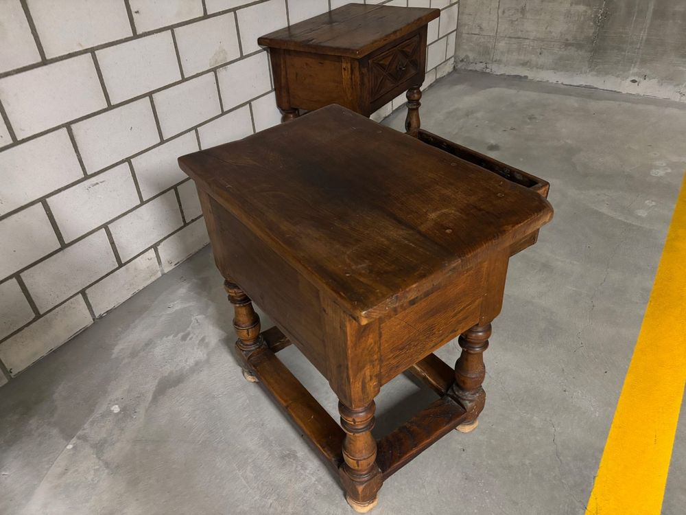 Alte Nachttischli / Beistelltischli, Eiche massiv, 2 Stk. (Gebraucht) in Bachenbülach für CHF 80 ...