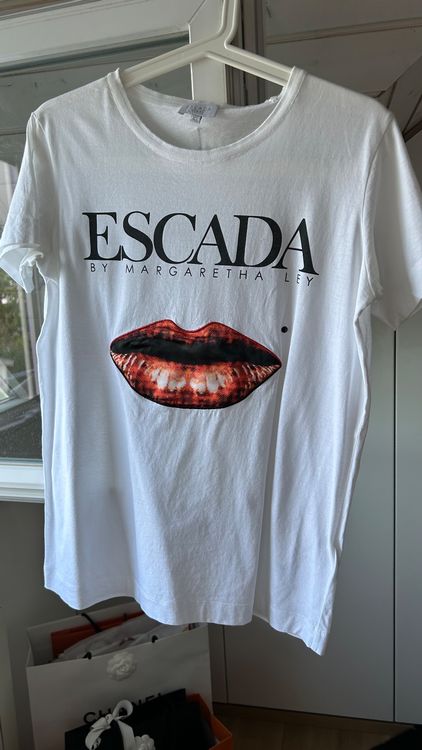 Escada Tshirt - NP 350 fr (Gebraucht) in Arzier-Le Muids für CHF 60 – mit Lieferung auf Ricardo ...