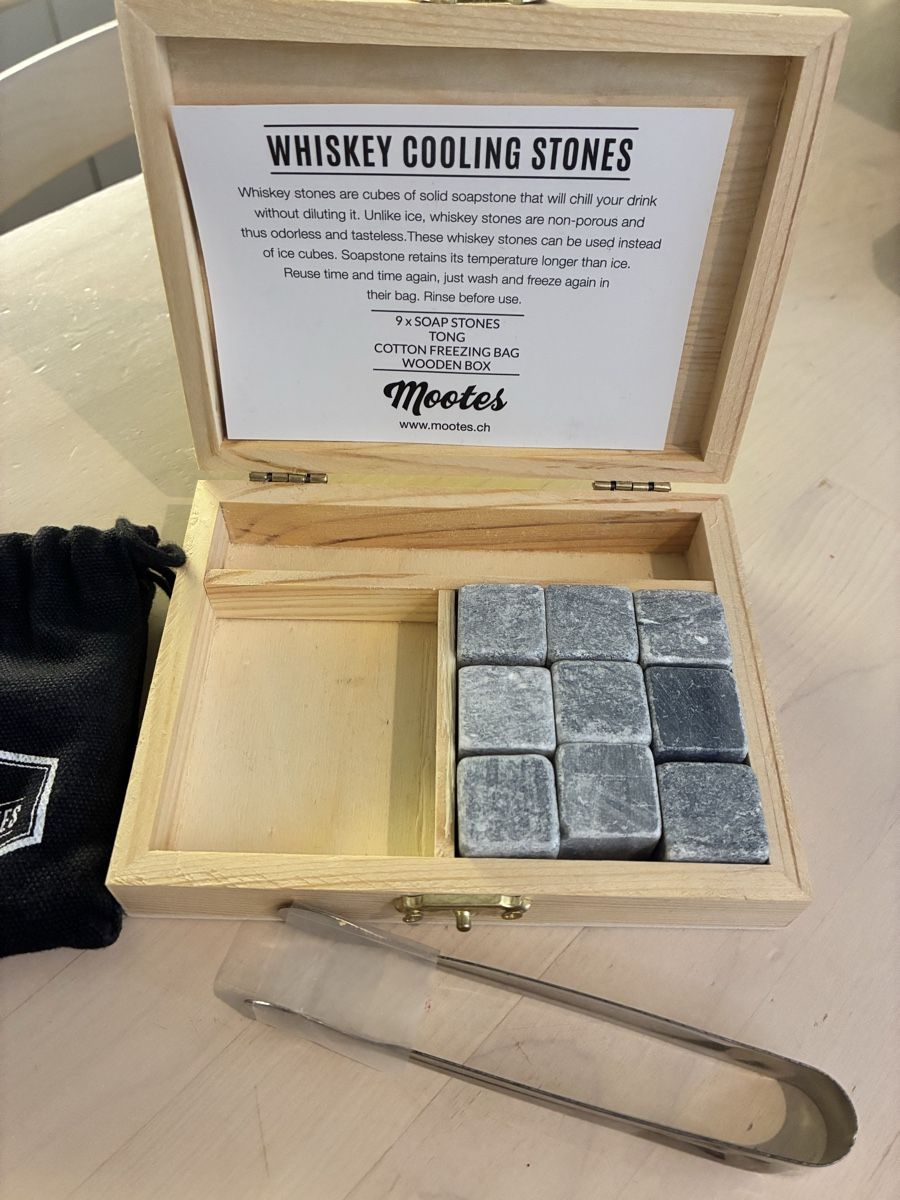 9 Whiskey Cooling Stones in Wooden Box with Pouch & Tongs (Neu (gemäss ...