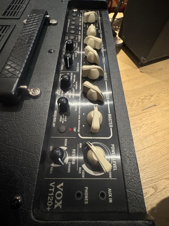 Vox Vt 120+ (Neuf (Voir description)) à Corbeyrier pour CHF 270 – avec ...