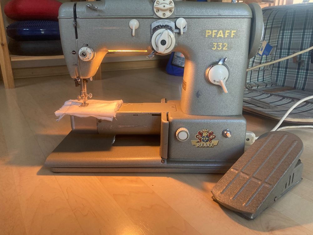 Pfaff 332 Nähmaschine mit Koffer, Vintage, Retro (Gebraucht) in ...