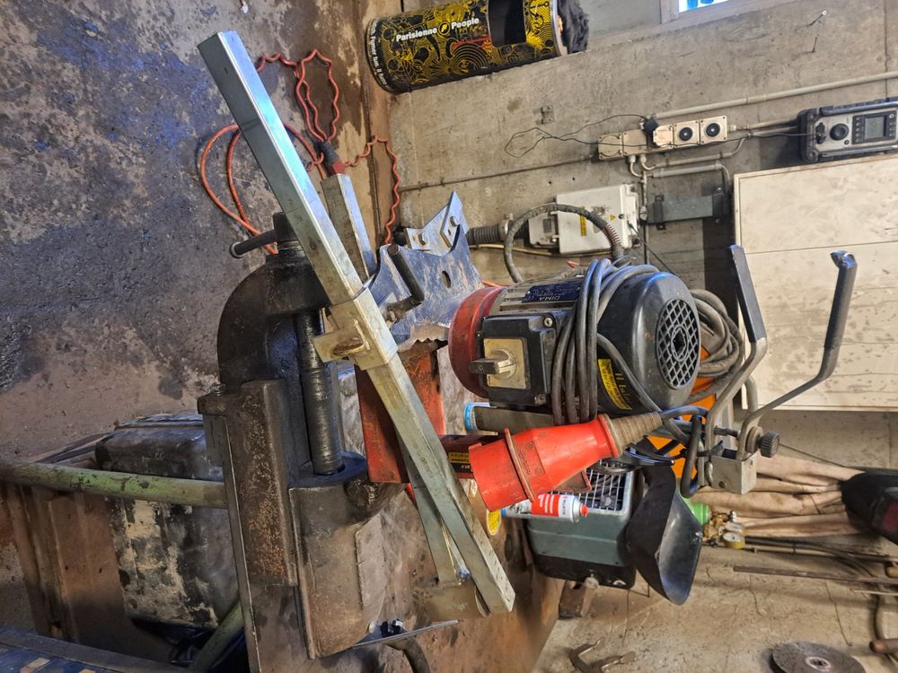 Schleifmaschine für Ladewagen oder Ballenpresse (Gebraucht) in Sur für ...