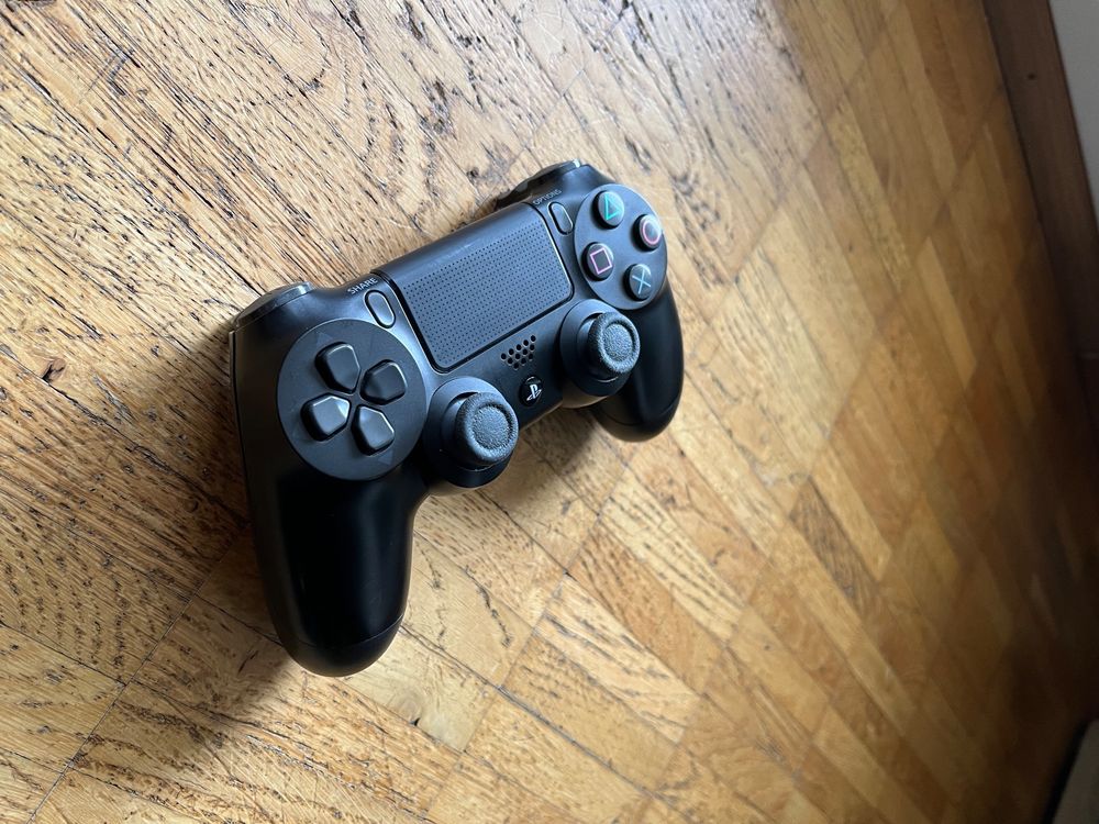 PS4 - Standard Wireless Controller | Kaufen auf Ricardo