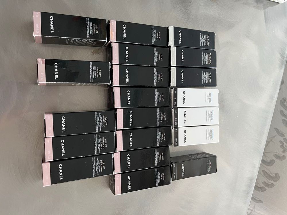 Chanel Luxusproben Set, Hydratation & Lift, neu & ungeöffnet (Neu und originalverpackt) in ...