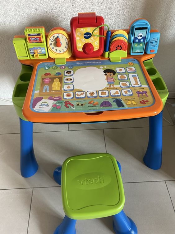 Vtech desk with chair for kids. Almost new. Perfect! (Gebraucht) in ...