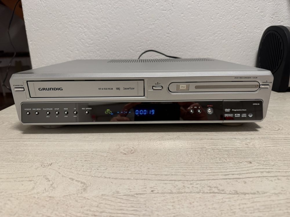 Grundig 6460 vhs dvd recorder (Gebraucht) in Zunzgen für CHF 139 – mit ...