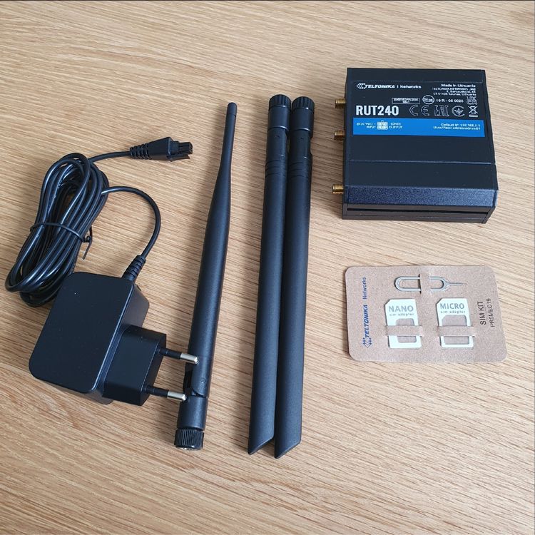 Teltonika RUT240 - 4G/LTE Wi-Fi Router (Neu (gemäss Beschreibung)) in ...