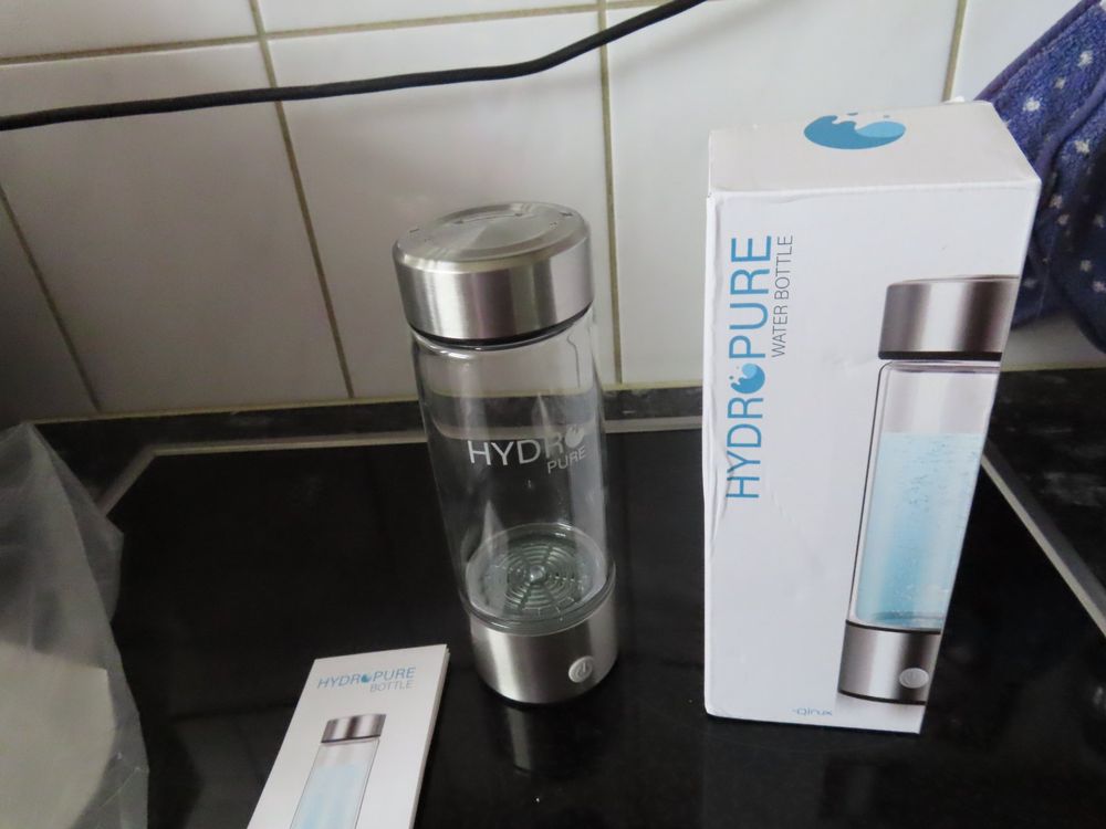 Water Bottle Hydro pure (Neu (gemäss Beschreibung)) in Rüfenacht BE für CHF 60 – mit Lieferung ...