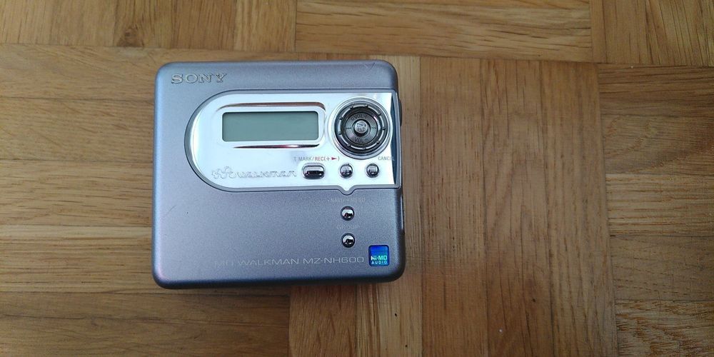 Minidisc Sony MD Walkman MZ-NH600 (Gebraucht) in Zürich für CHF 199 ...