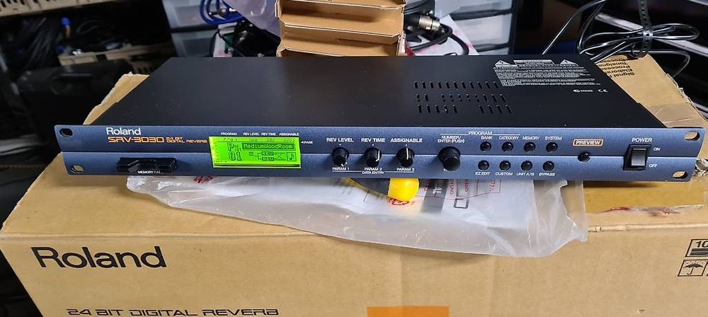 Roland SRV 3030 24-bit Digital Reverb (Gebraucht) in Wallisellen für ...