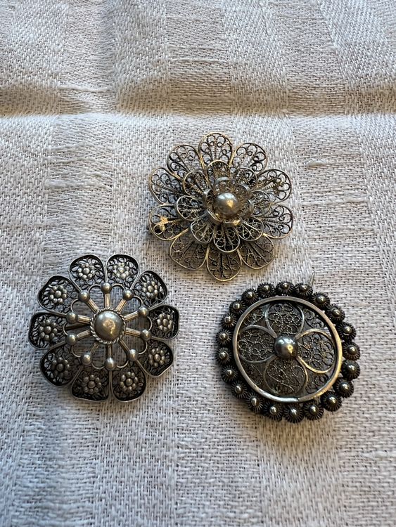 3 alte Trachten Broschen (Gebraucht) in Aarburg für CHF 69 – mit ...