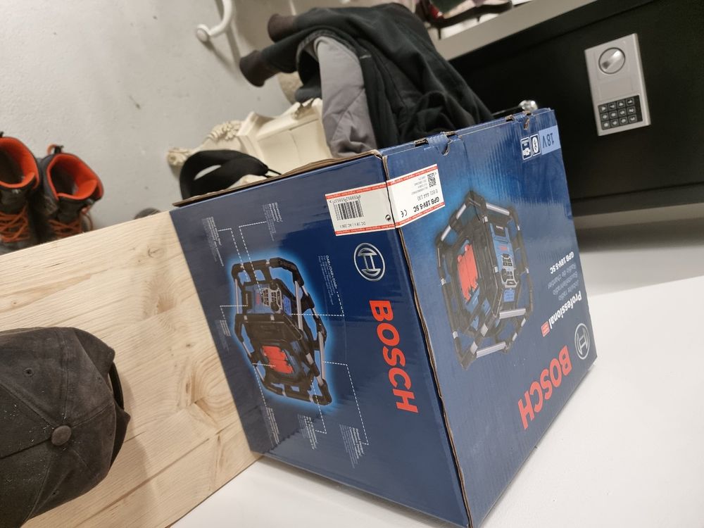 Baustellenradio (Neu und originalverpackt) in Adliswil für CHF 200 – mit Lieferung auf Ricardo ...