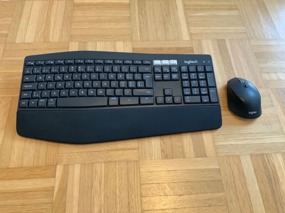 Cordless Logitech K850 Swiss keyboard + M720 mouse (D'occasion) à ...