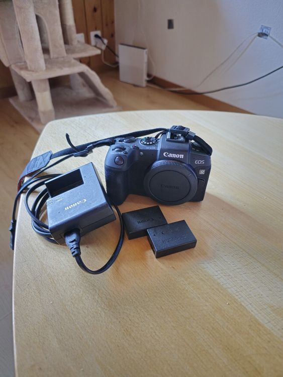 Canon EOS RP Body inkl 2 Original Canon Zusatz Akkus (Gebraucht) in ...