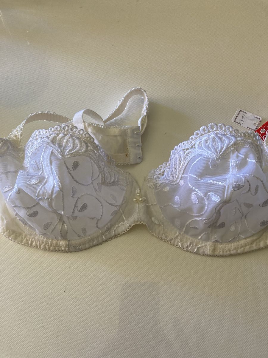 Sg neuf taille 80B (Neuf avec emballage d'origine) à Orbe pour CHF 14 ...